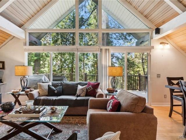 111 Grizzly Rd, Lake Arrowhead, CA 92317