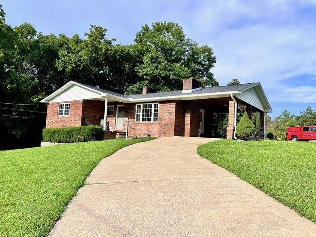 111 Gus Wallace Rd, Bumpus Mills, TN 37028