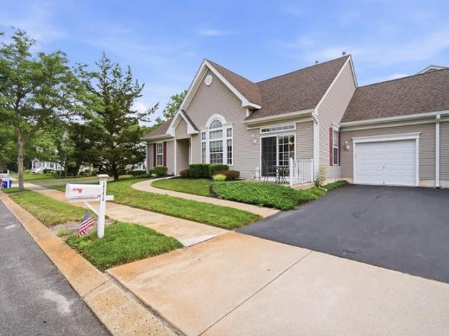 111 Dover Ct, Galloway Township, NJ 08205