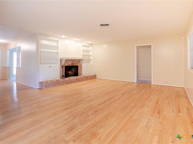 111 Dover Dell St, Victoria, TX 77904 | MLS #616884