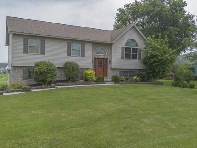 111 Drake Ln, Duncansville, PA 16635