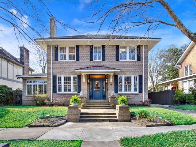 111 E 44th Street