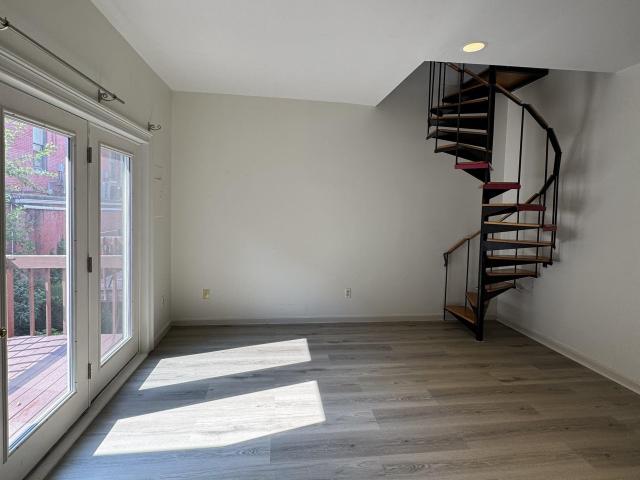 111 E 6th Street