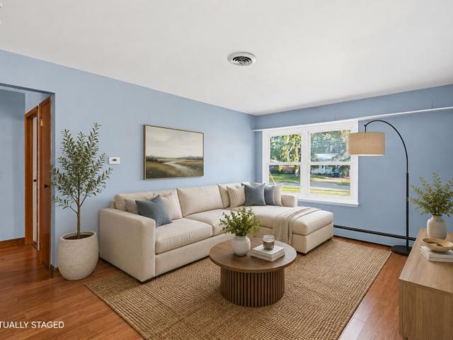 111 E 10Th Street