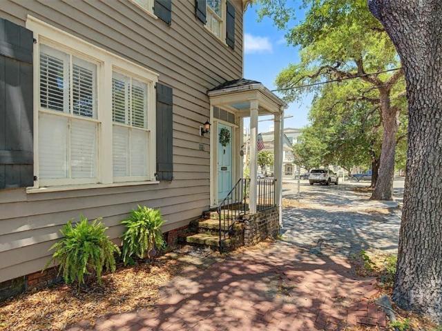 111 E Broad Street