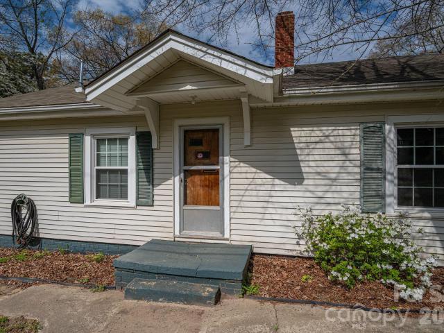 111 E Carlton St, Dallas, NC 28034 | MLS #4364