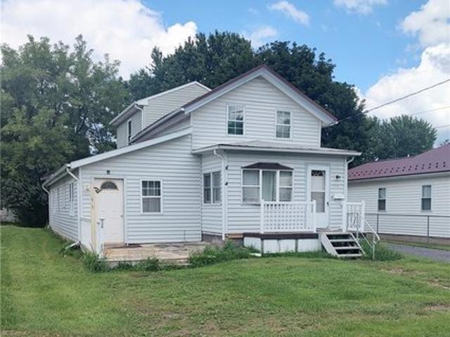 111 E Elizabeth St, Waterloo, NY 13165