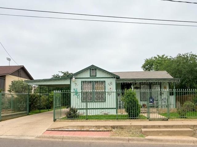111 E Gustavus St, Laredo, TX 78040