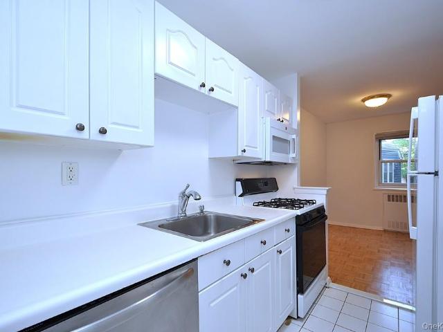 111 E Hartsdale Avenue 3D