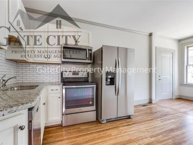 111 E Hendrix Street #1