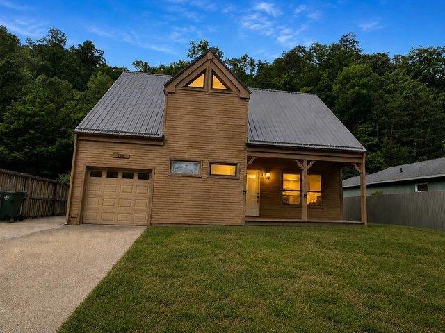 111 E Keyser Heights Dr, Pikeville, KY 41501