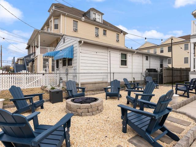 111 E Magnolia Avenue