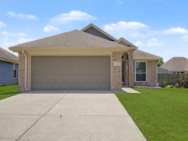 111 Enfield Ct, Huntsville, TX 77320