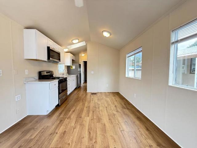 111 El Crystal Drive