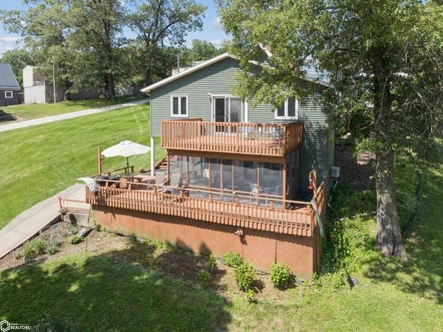 111 Elm Rd, Montezuma, IA 50171