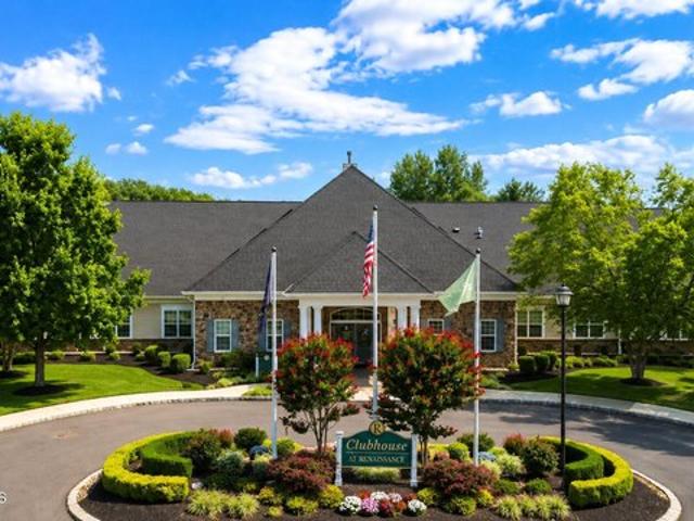 111 Fontaine Ct, Monroe, NJ 08831