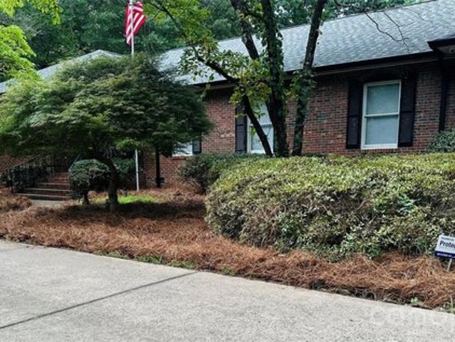 111 Forest Hills Dr, Mount Holly, NC 28120