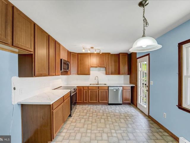 111 Fairbrook Drive