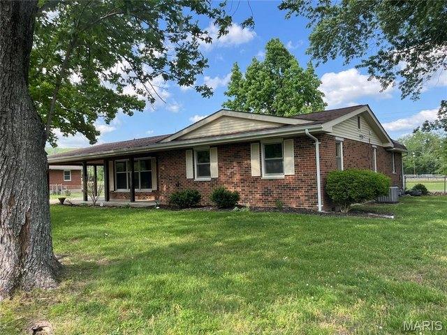 111 Fairlane Dr, Ironton, MO 63650
