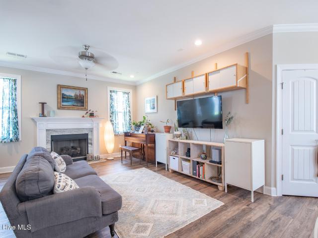 111 Finch Loop