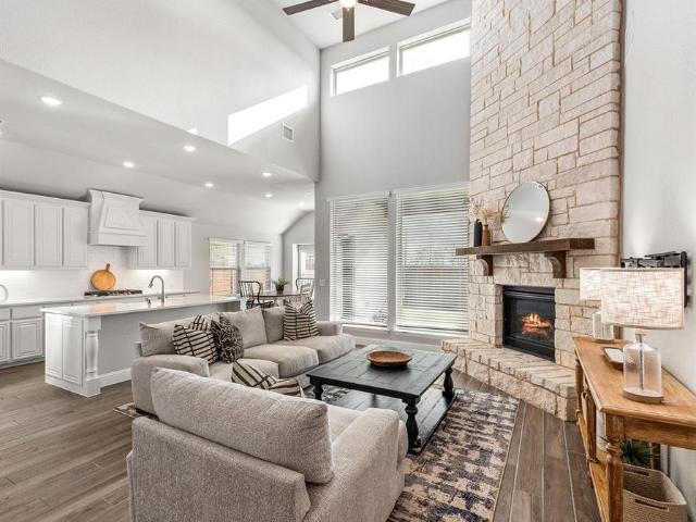 111 Kingfisher Lane