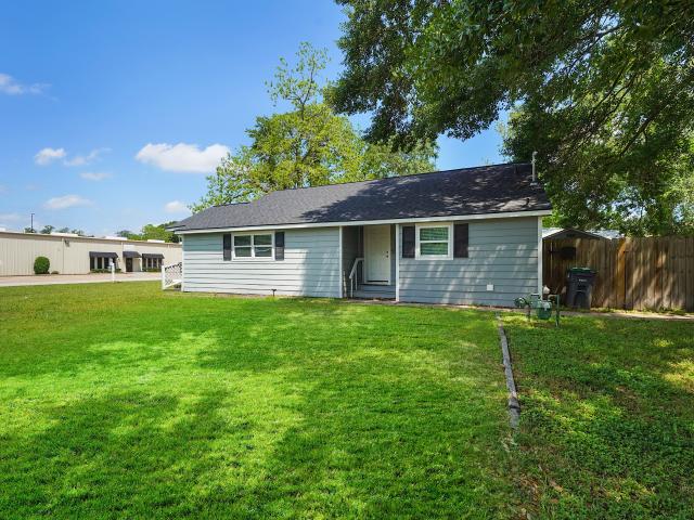 111 Holderrieth Boulevard