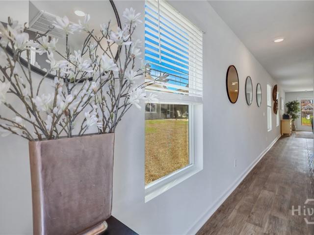 111 Hollingsworth Loop
