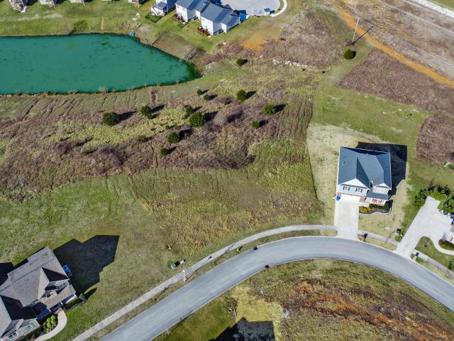 111 Hollyberry Rd