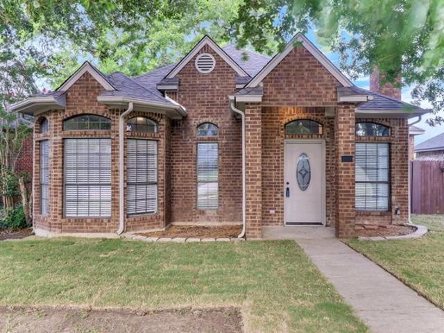 111 Homestead Dr, Lancaster, TX 75146