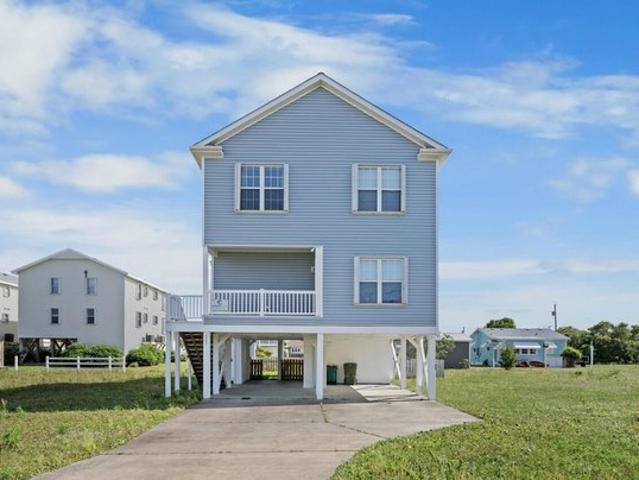 111 Hanby Ave, Carolina Beach, NC 28428