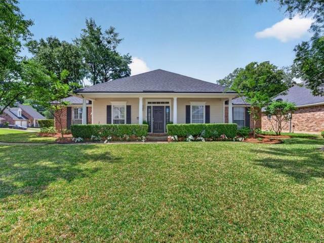111 Hanging Moss Dr, Benton, LA 71006