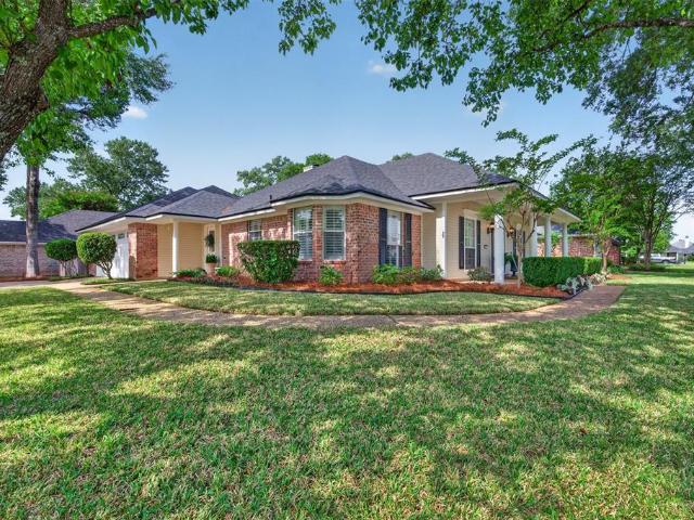 111 Hanging Moss Drive