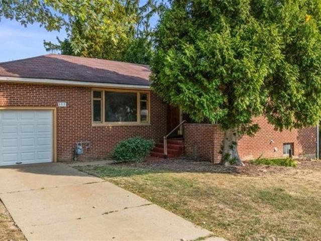 111 Hickory Dr, Beaver Falls, PA 15010