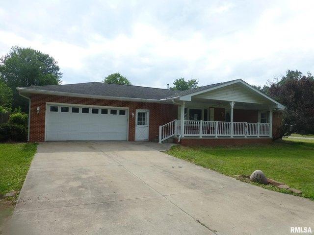 111 Jones St, Woodson, IL 62695