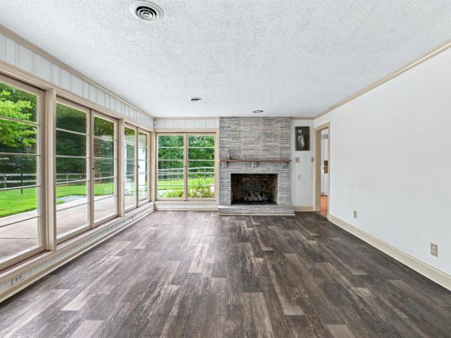 111 Oaklawn Terrace