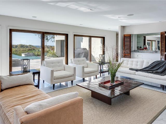 111 Ocean Ave, Newport, RI 02840 | MLS #1395