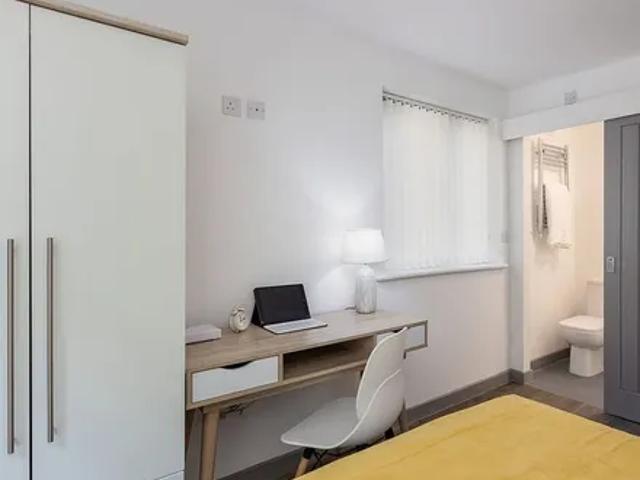 111 Old Chester Road, Birkenhead, CH42 3TB, United Kingdom | Room for rent #167700017 | Rentberry
