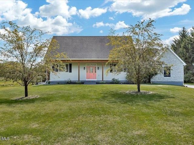 111 Orchard Ln, West Sand Lake, NY 12196