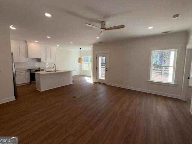 111 Longpoint Drive B
