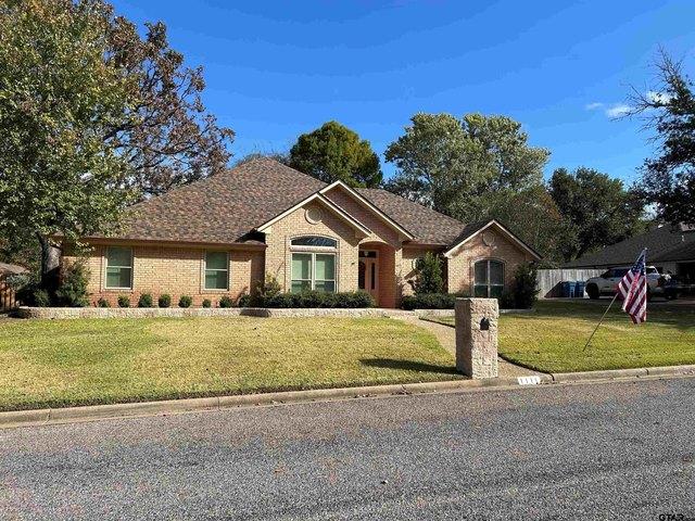 111 Lonnie Dr, Athens, TX 75751