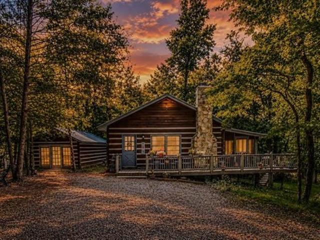 111 Laurel Trl, Blue Ridge, GA 30513