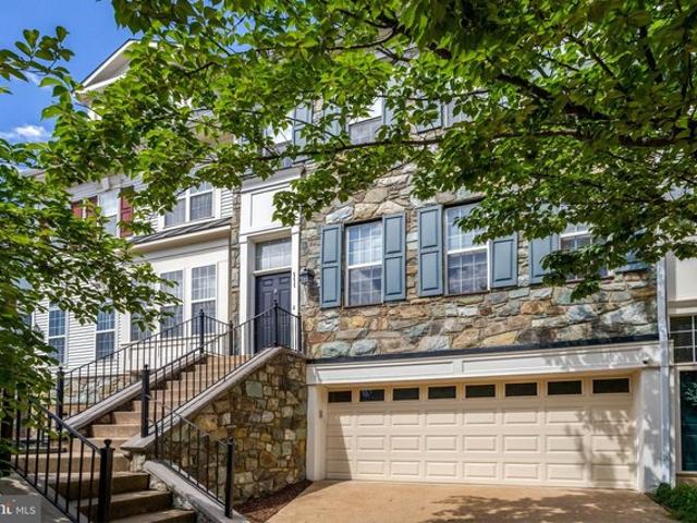 111 Lake Cook Dr, Alexandria, VA 22304