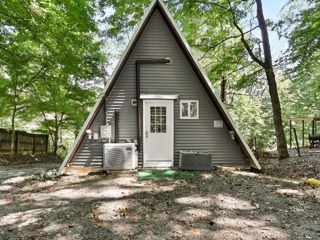 111 Lakeshore Dr
