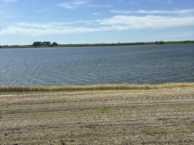 111 Lakeside Dr, Dawson, ND 58428