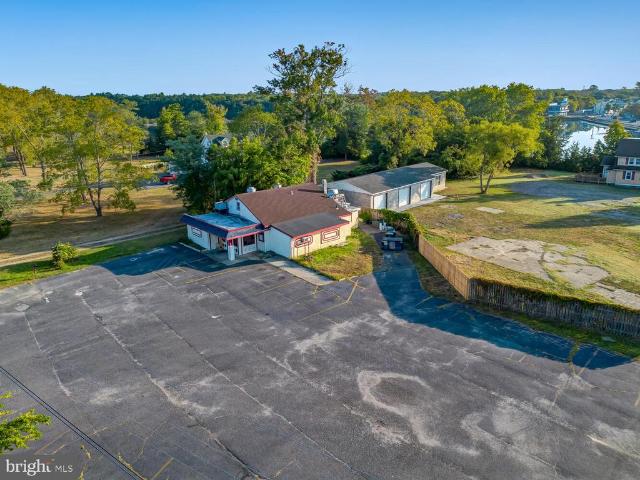 111 Lakeside Drive