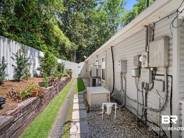 111 Lakeview Loop