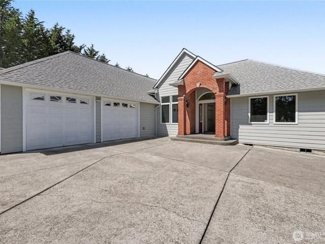 111 Les Saints Rd, Sequim, WA 98382
