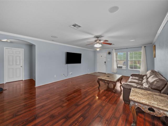 111 Lynn Crest Bnd