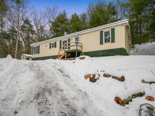 111 Mountain Ash Dr, Shohola, PA 18458