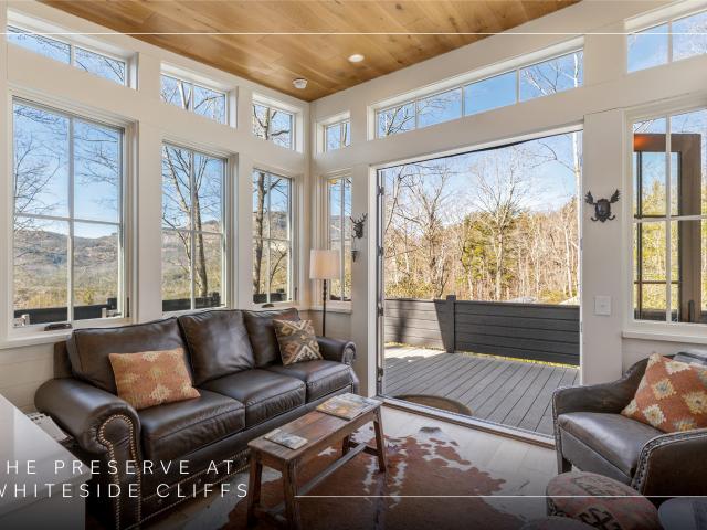 111 Moonstone Loop